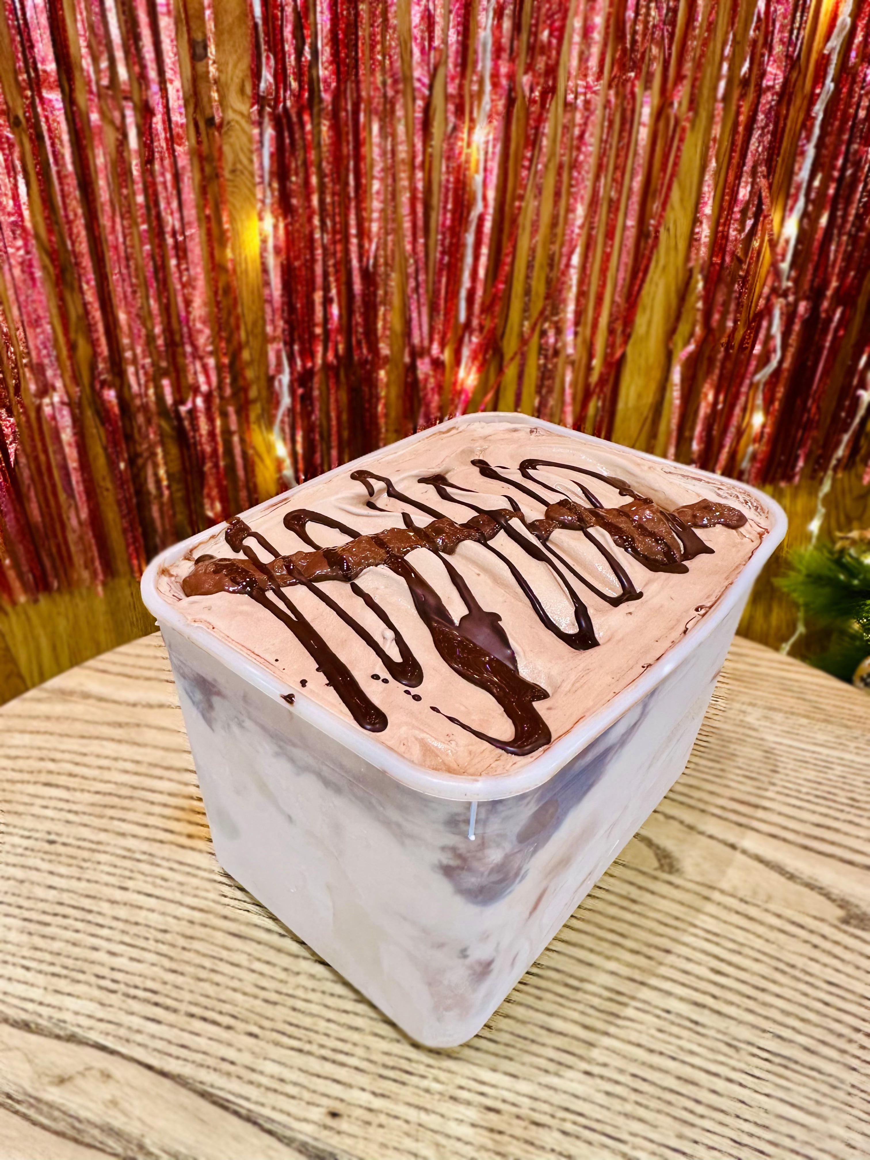 Party Size Gelato Tub - 4 Litres – Meno Diciotto Gelateria Cafe